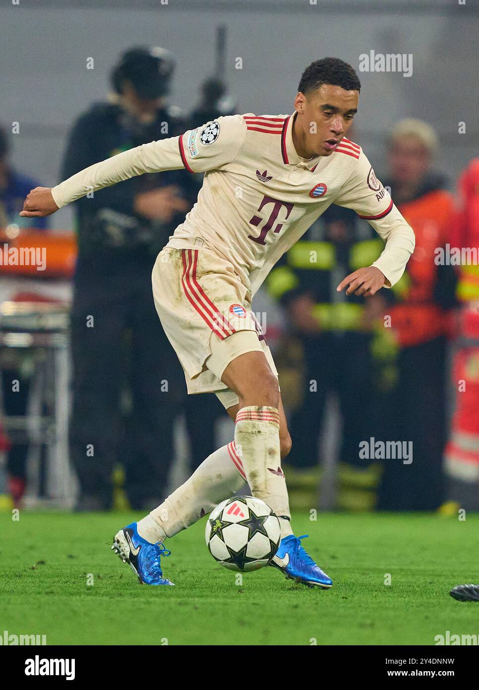 Jamal MUSIALA, FCB 42 in the group league match FC BAYERN MUENCHEN ...