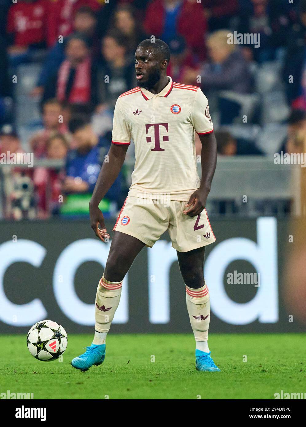 Dayot Upamecano , FCB 2 in the group league match FC BAYERN MUENCHEN ...