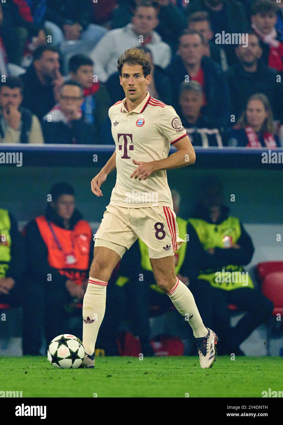 Leon GORETZKA, FCB 8 in the group league match FC BAYERN MUENCHEN - DINAMO ZAGREB 9-2 of ...