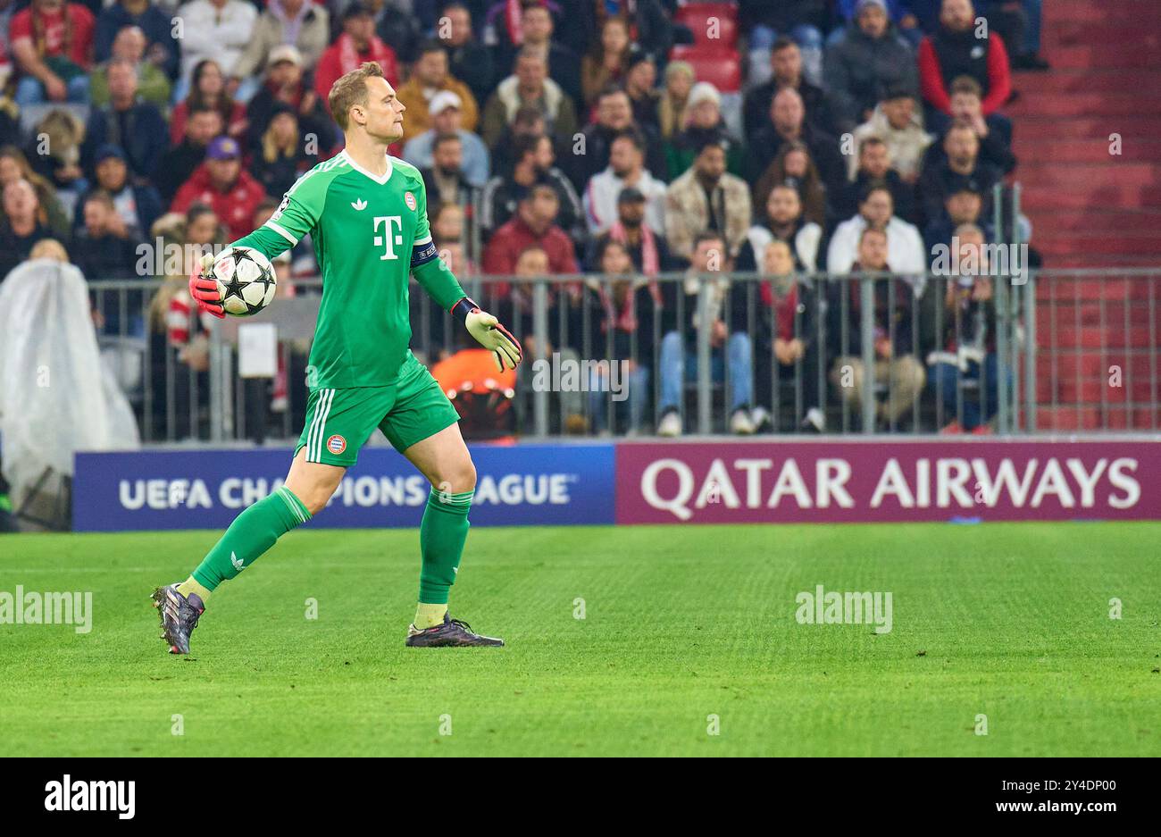 Manuel NEUER, goalkeeper FCB 1 in the group league match FC BAYERN ...