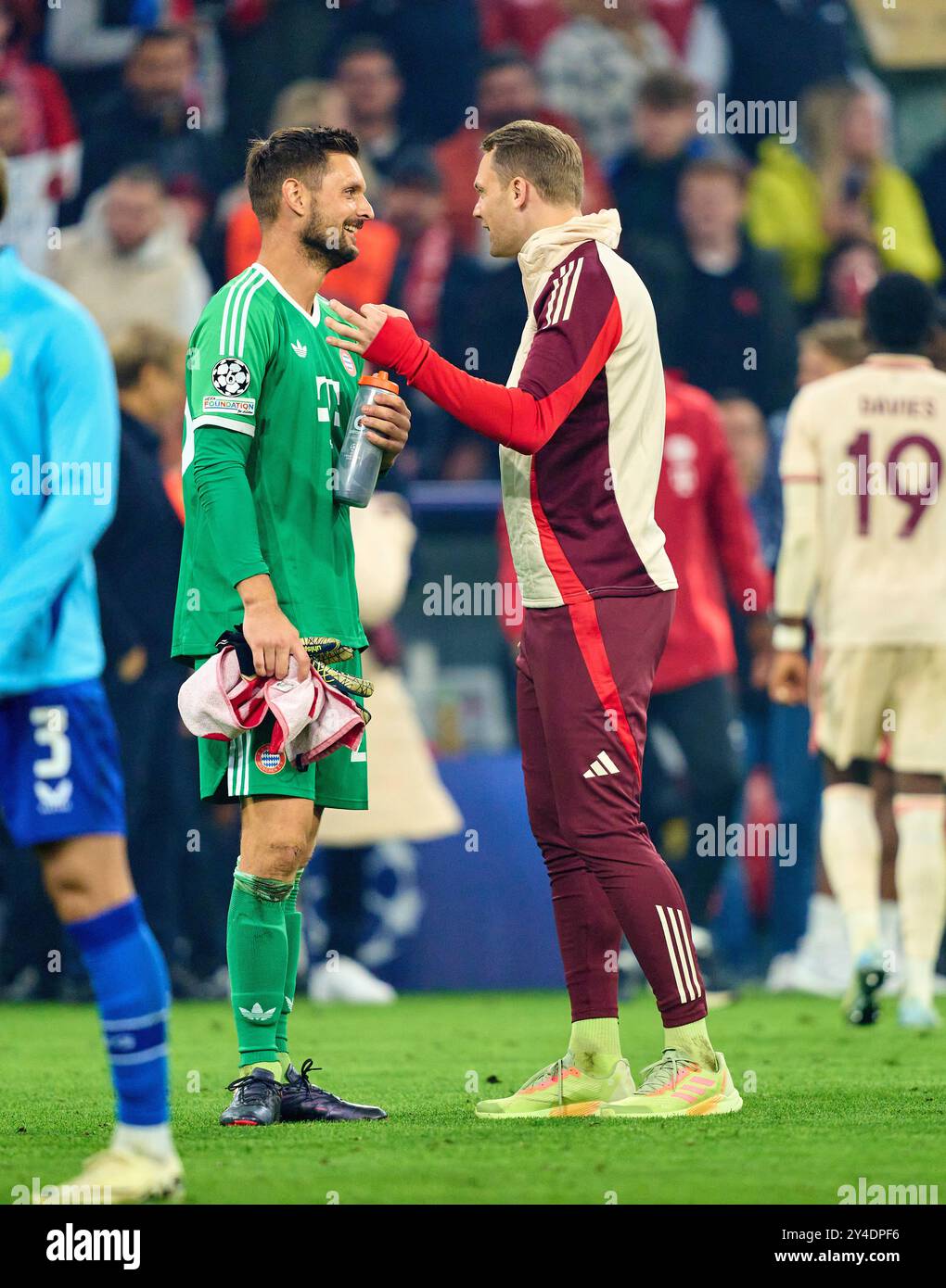 Munich, Germany. 17th Sep, 2024. Sven ULREICH, FCB 26 goalkeeper ...