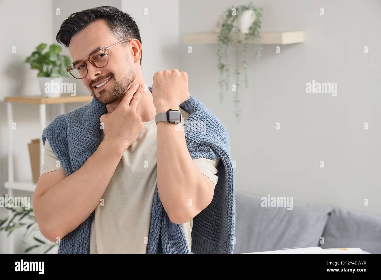 Smartwatch blood pressure hi-res stock photography and images - Alamy