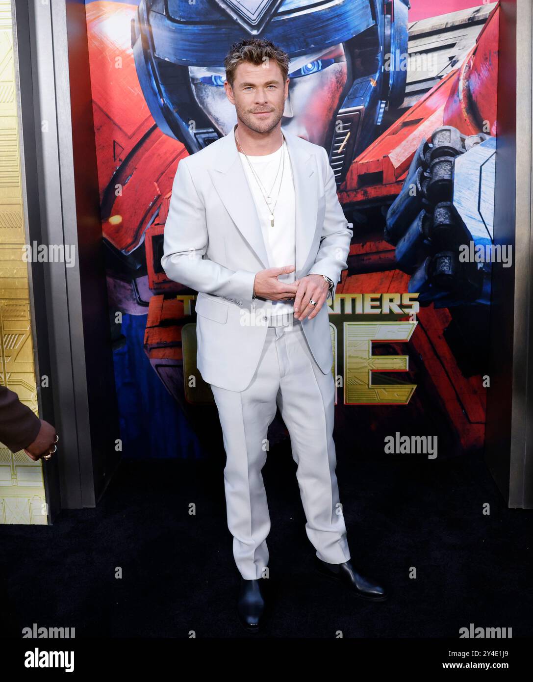 Chris hemsworth red carpet 2024 hi-res stock photography and images - Alamy