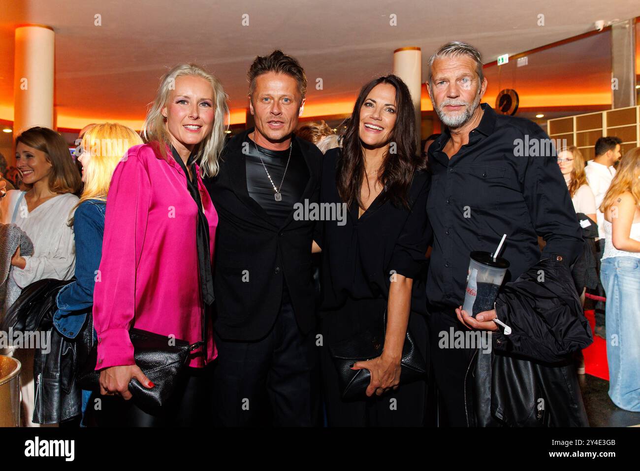 Premiere - Broke. Alone. - A kinky Love Story Franziska Hippe, Roman ...