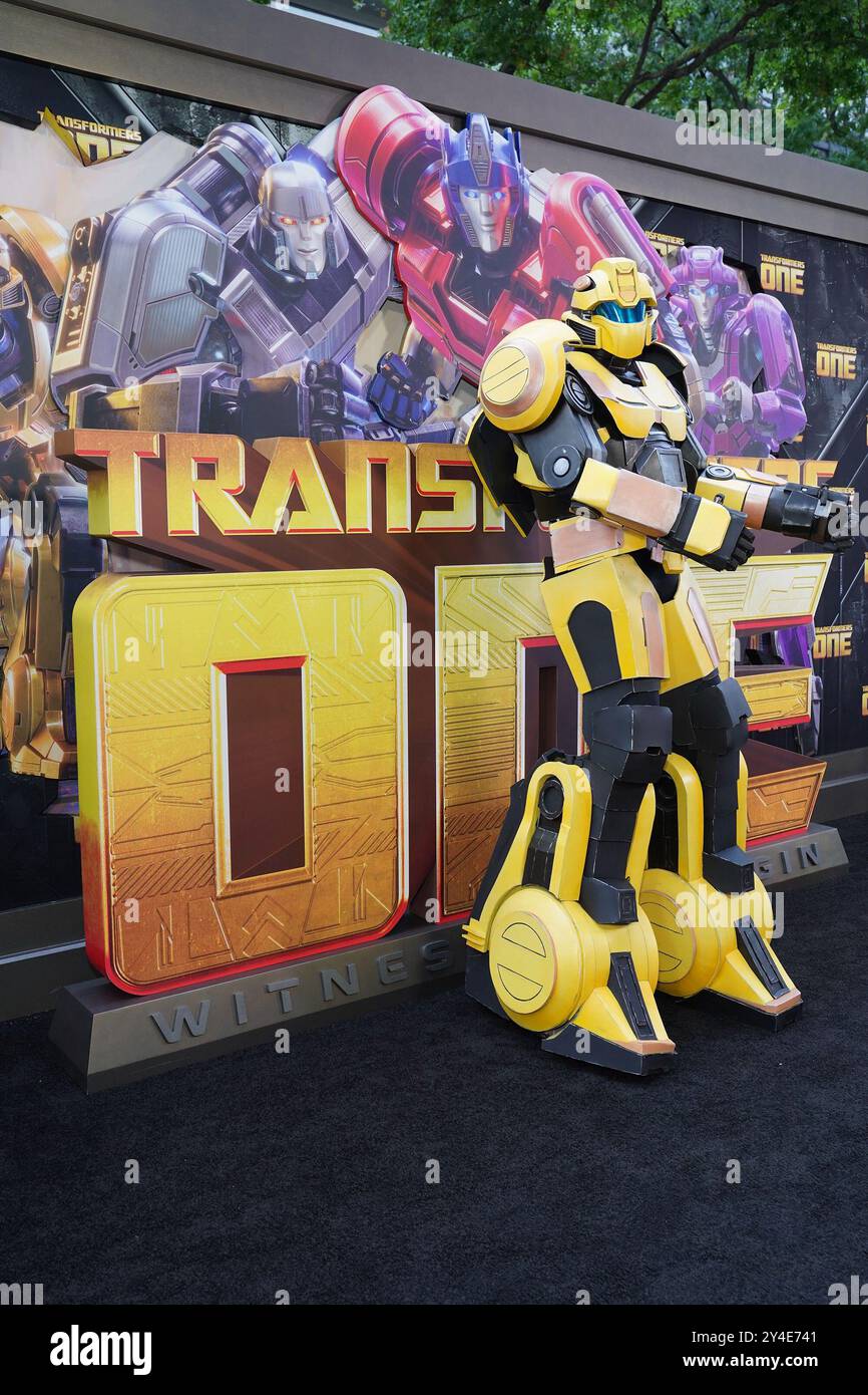 Ny. 17th Sep, 2024. Bumblebee Transformer at arrivals for TRANSFORMERS ...