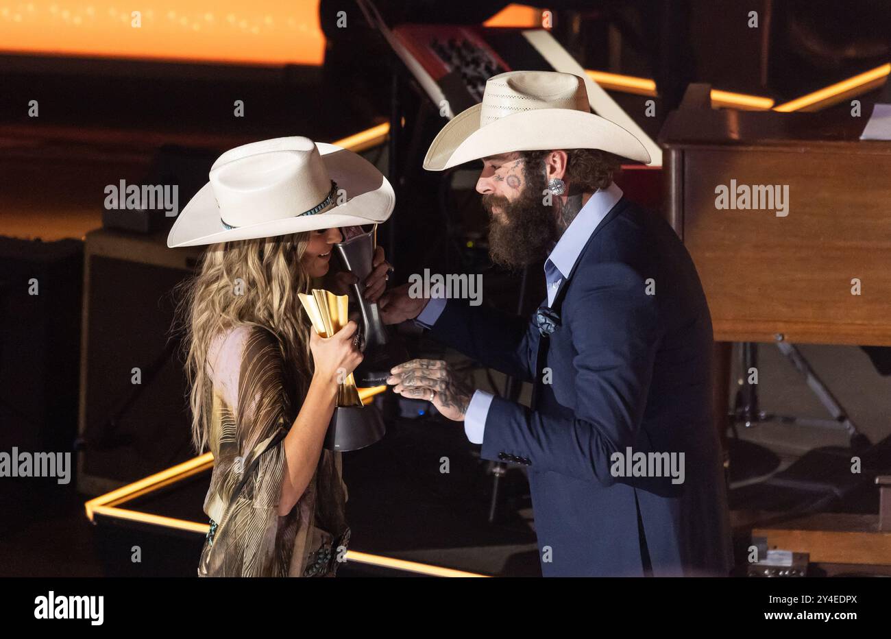 Lainey wilson post malone hi-res stock photography and images - Alamy