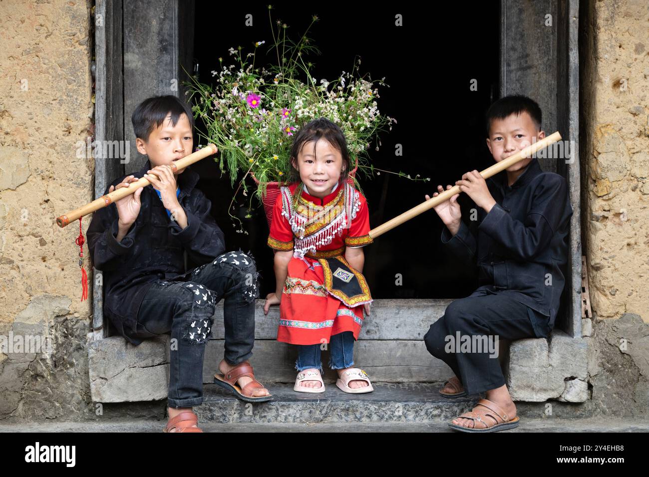 Hmong children at the Lung Cam Cultural Village in Lung Cam, Ha Giang ...