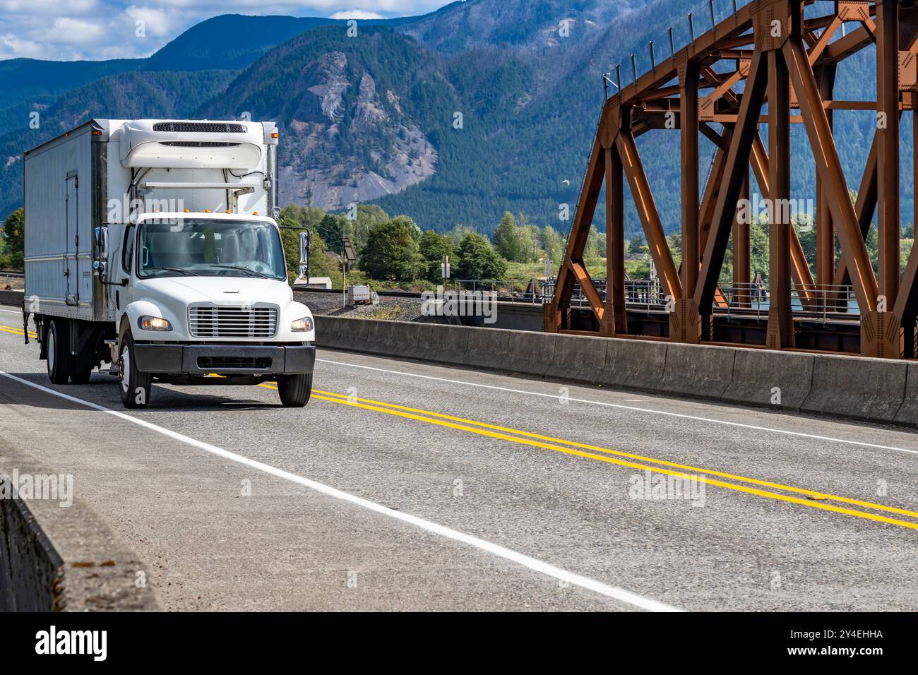 Industrial local carrier middle duty day cab white rig semi truck ...