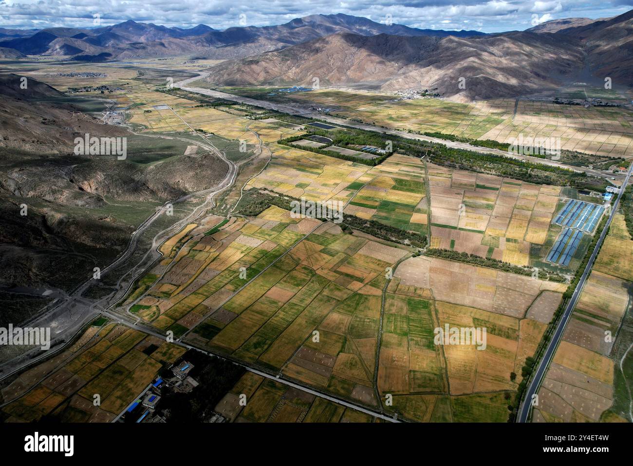 **CHINESE MAINLAND, HONG KONG, MACAU AND TAIWAN OUT** Aerial photo ...