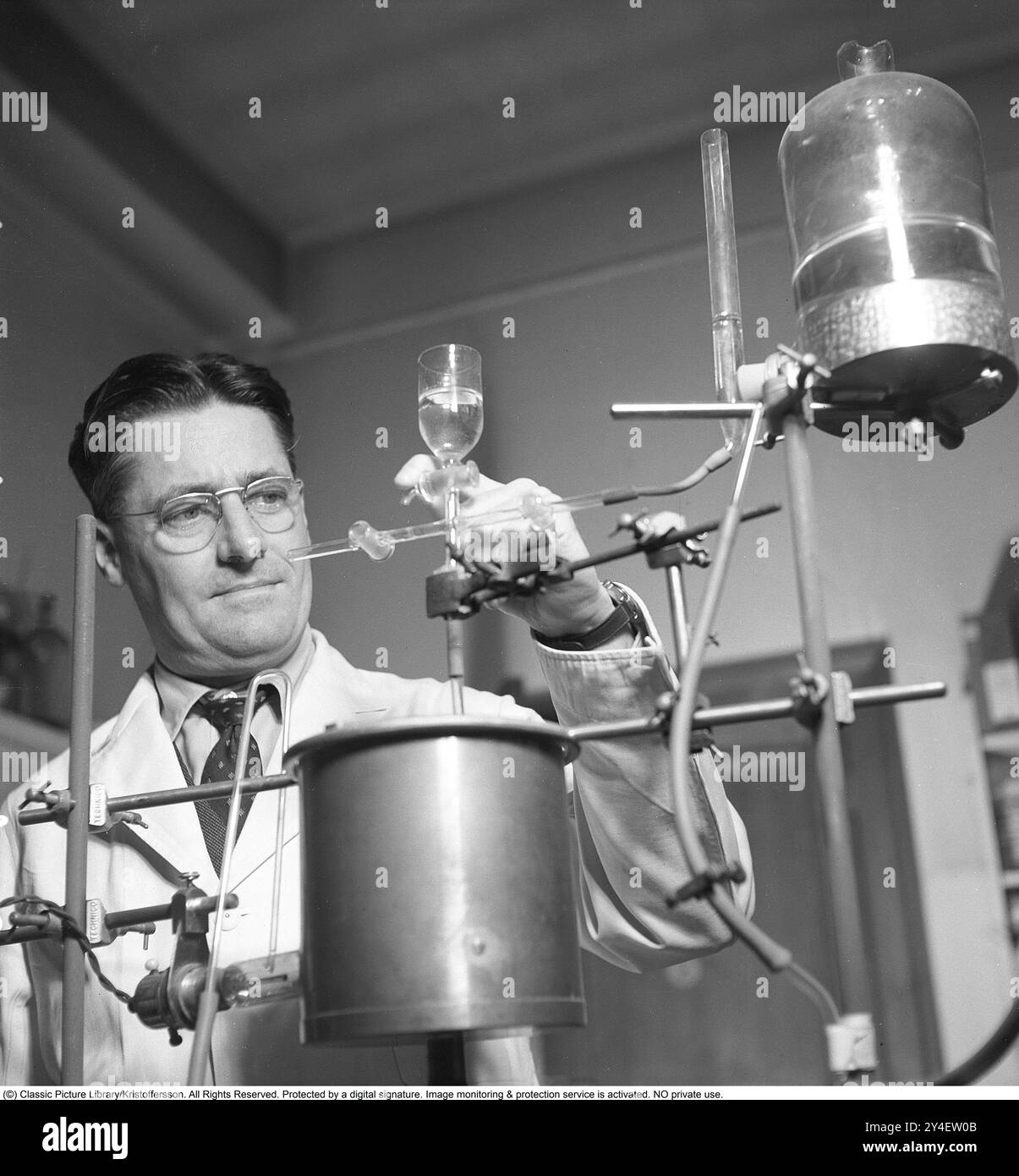 Howard Florey. 1898-1968. Australian pharmacologist who shared the ...
