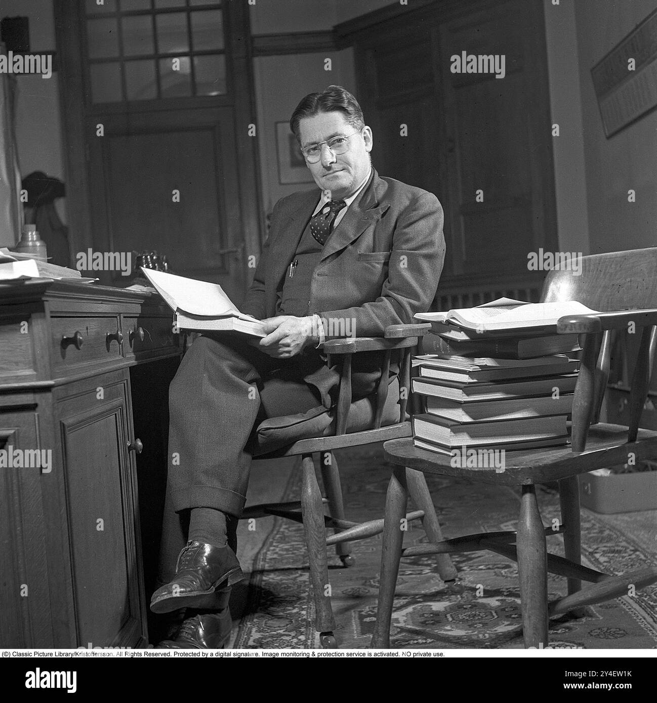 Howard Florey. 1898-1968. Australian pharmacologist who shared the ...
