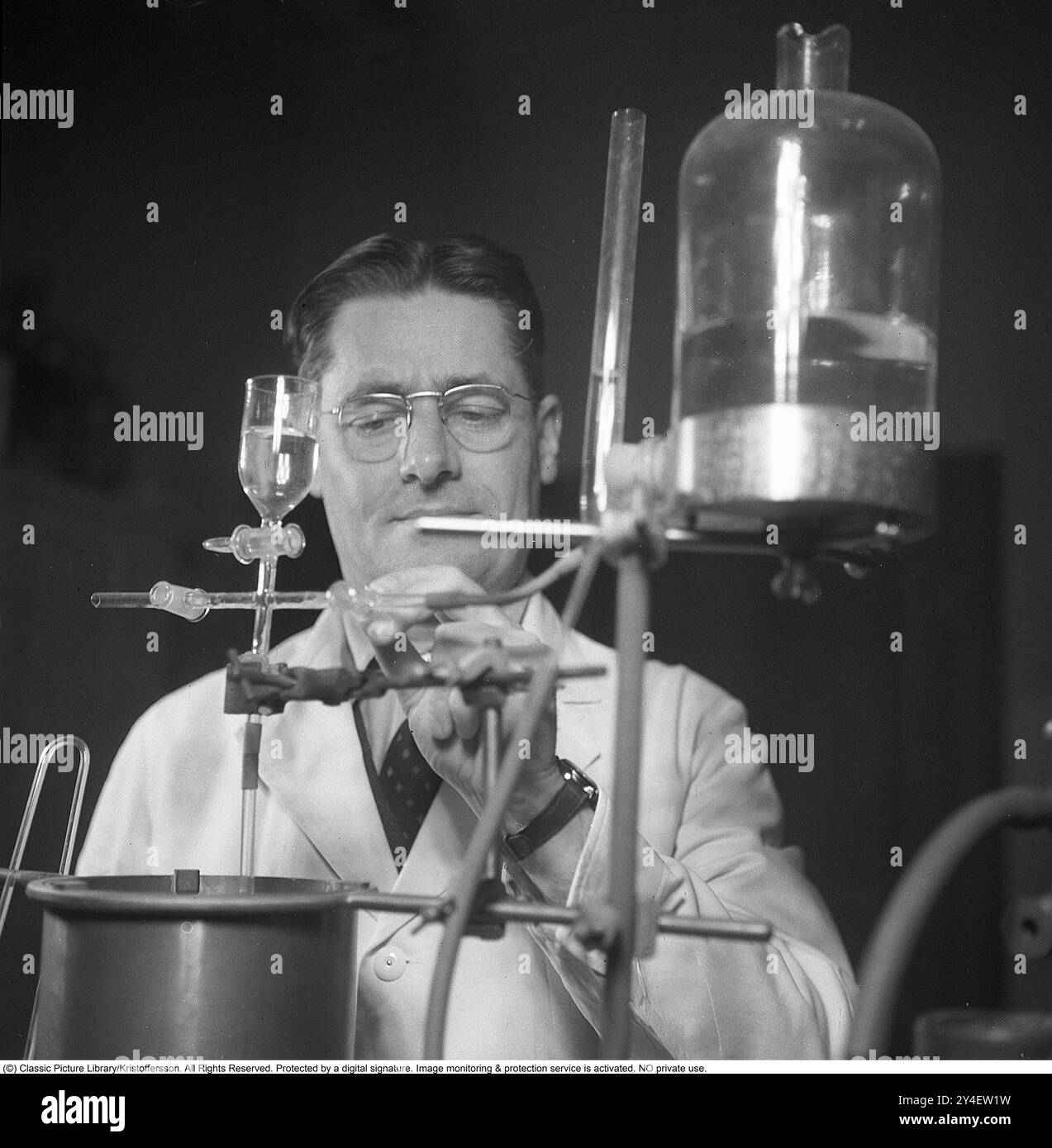 Howard Florey. 1898-1968. Australian pharmacologist who shared the ...