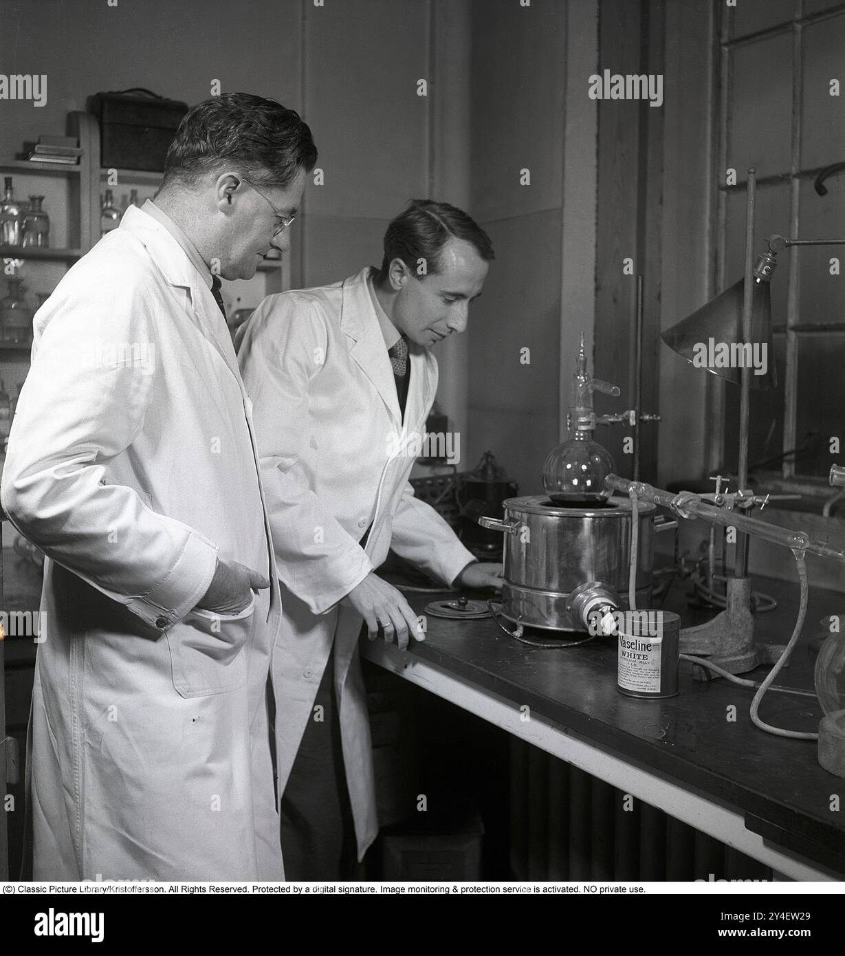 Howard Florey. 1898-1968. Australian pharmacologist who shared the ...