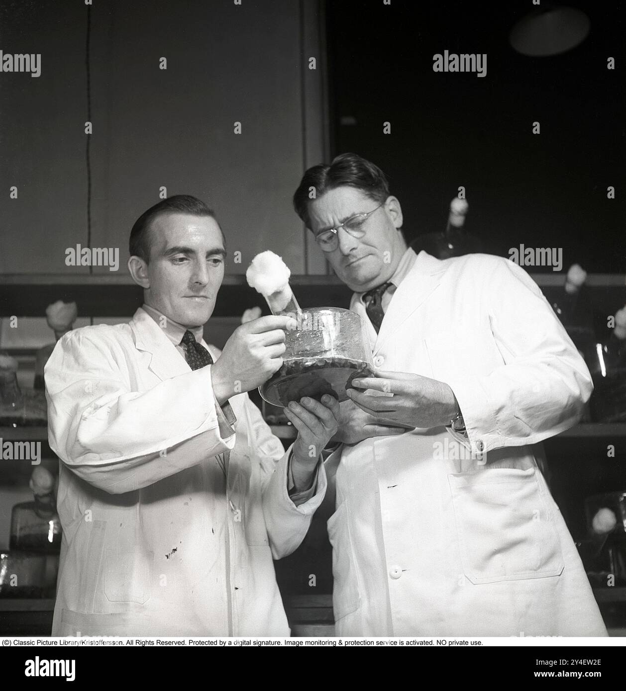 Howard Florey. 1898-1968. Australian pharmacologist who shared the ...