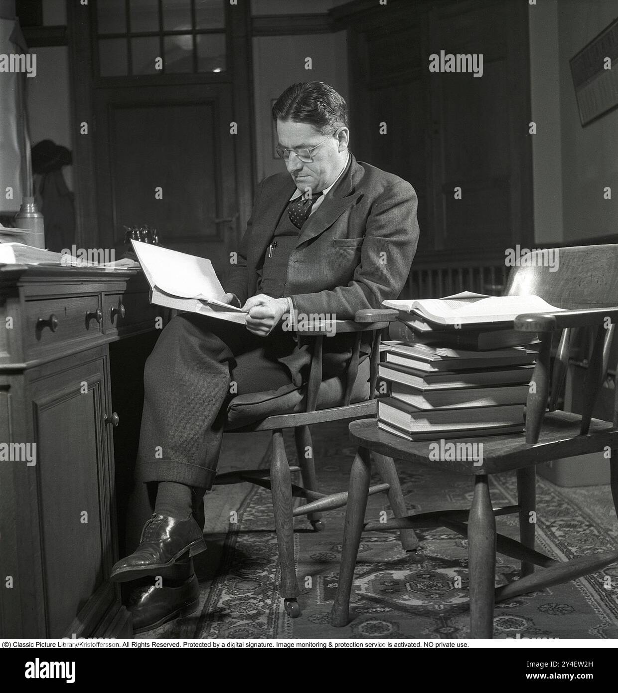 Howard Florey. 1898-1968. Australian pharmacologist who shared the ...