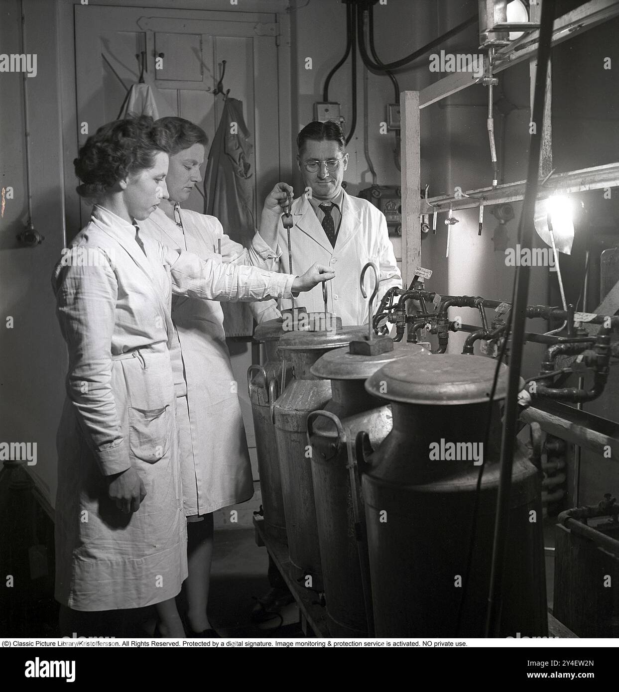 Howard Florey. 1898-1968. Australian pharmacologist who shared the Nobel Prize in Physiology or ...