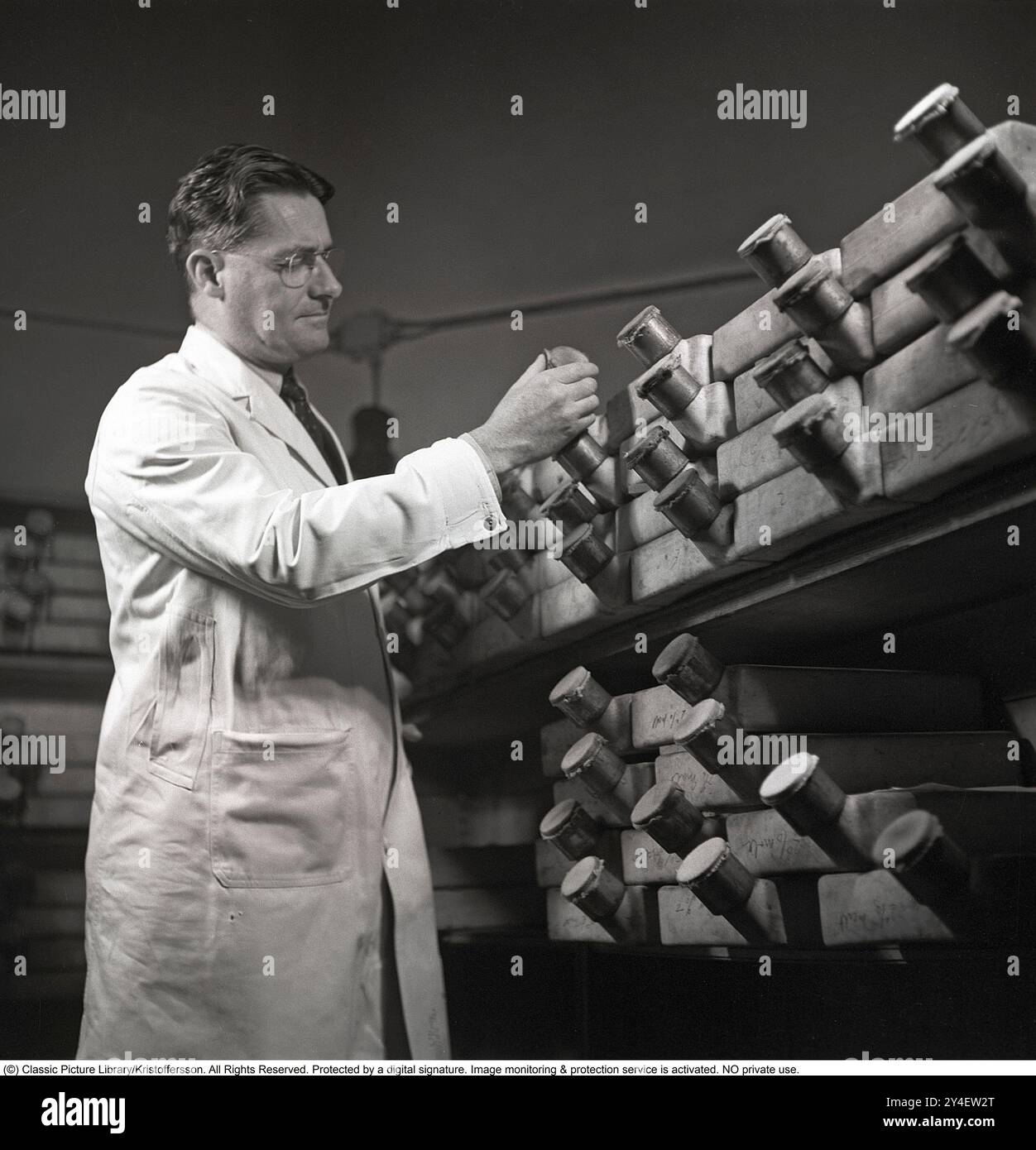 Howard Florey. 1898-1968. Australian pharmacologist who shared the ...