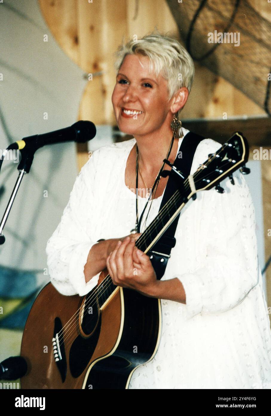 Swedish singer hi-res stock photography and images - Alamy