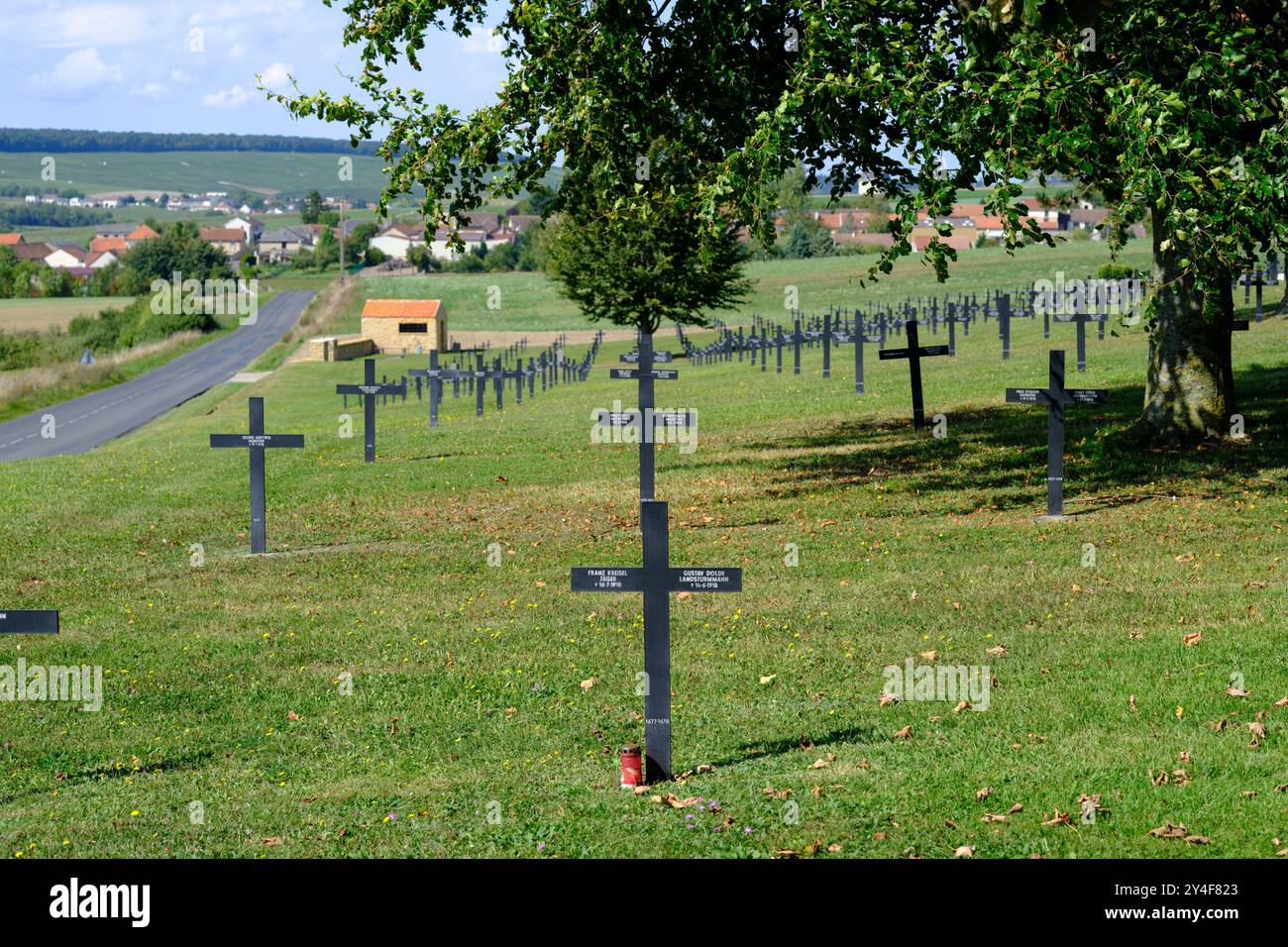 Marfaux (northern France): the German war cemetery (World War I ...
