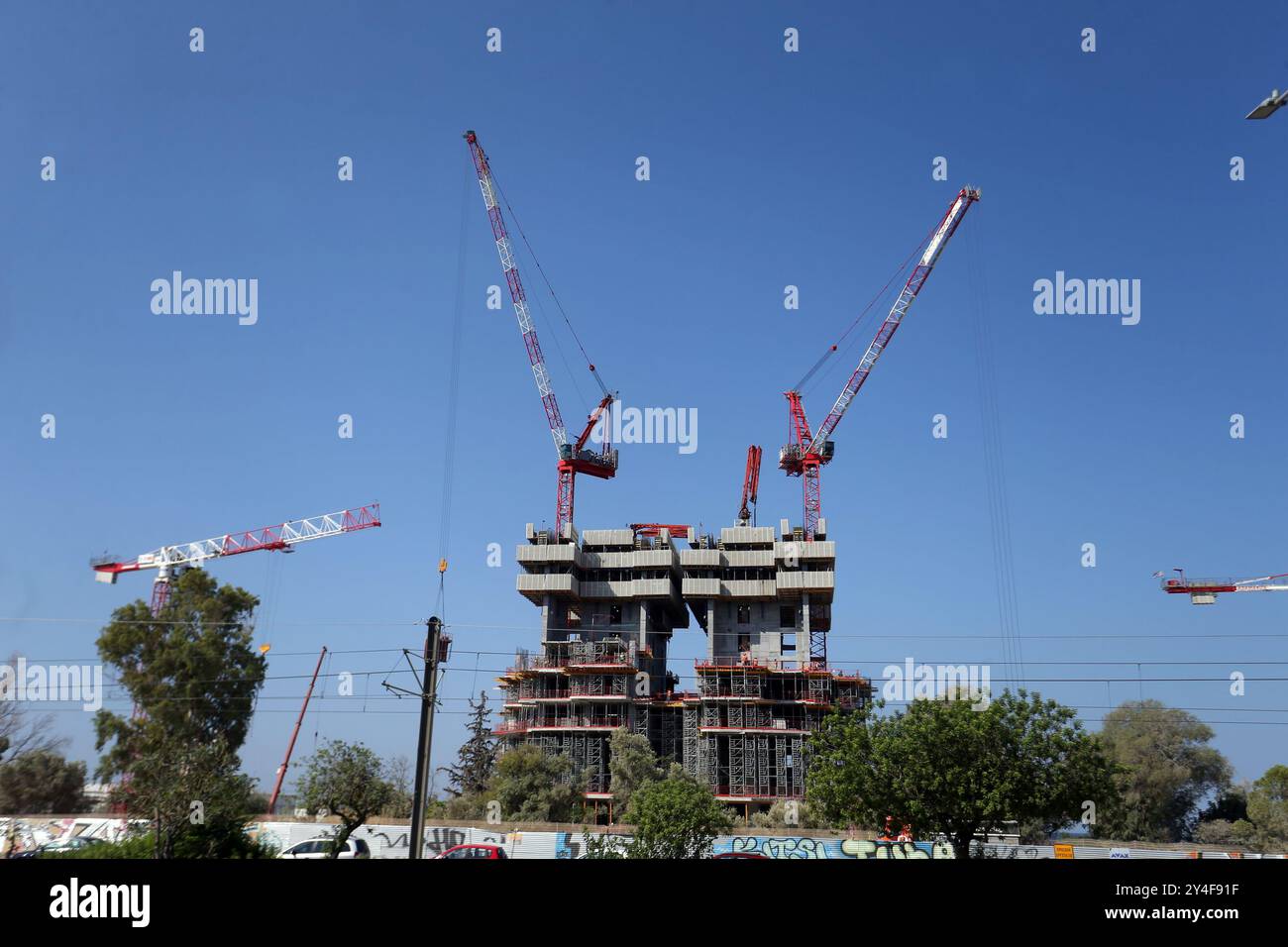 The Riviera Tower is gaining height, one floor every 5 days. Hellinikon ...