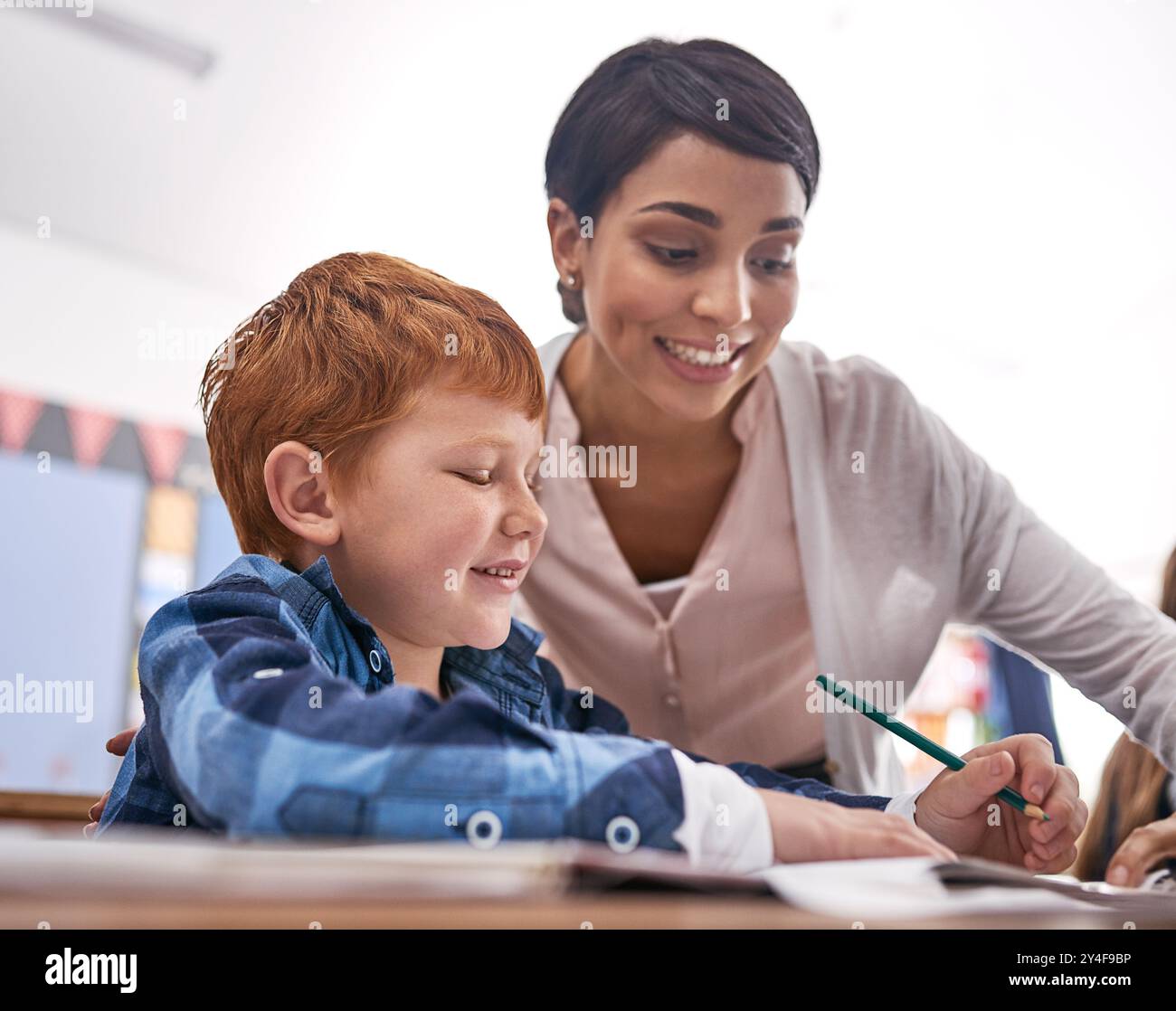 Teacher test paper student speaking hi-res stock photography and images ...
