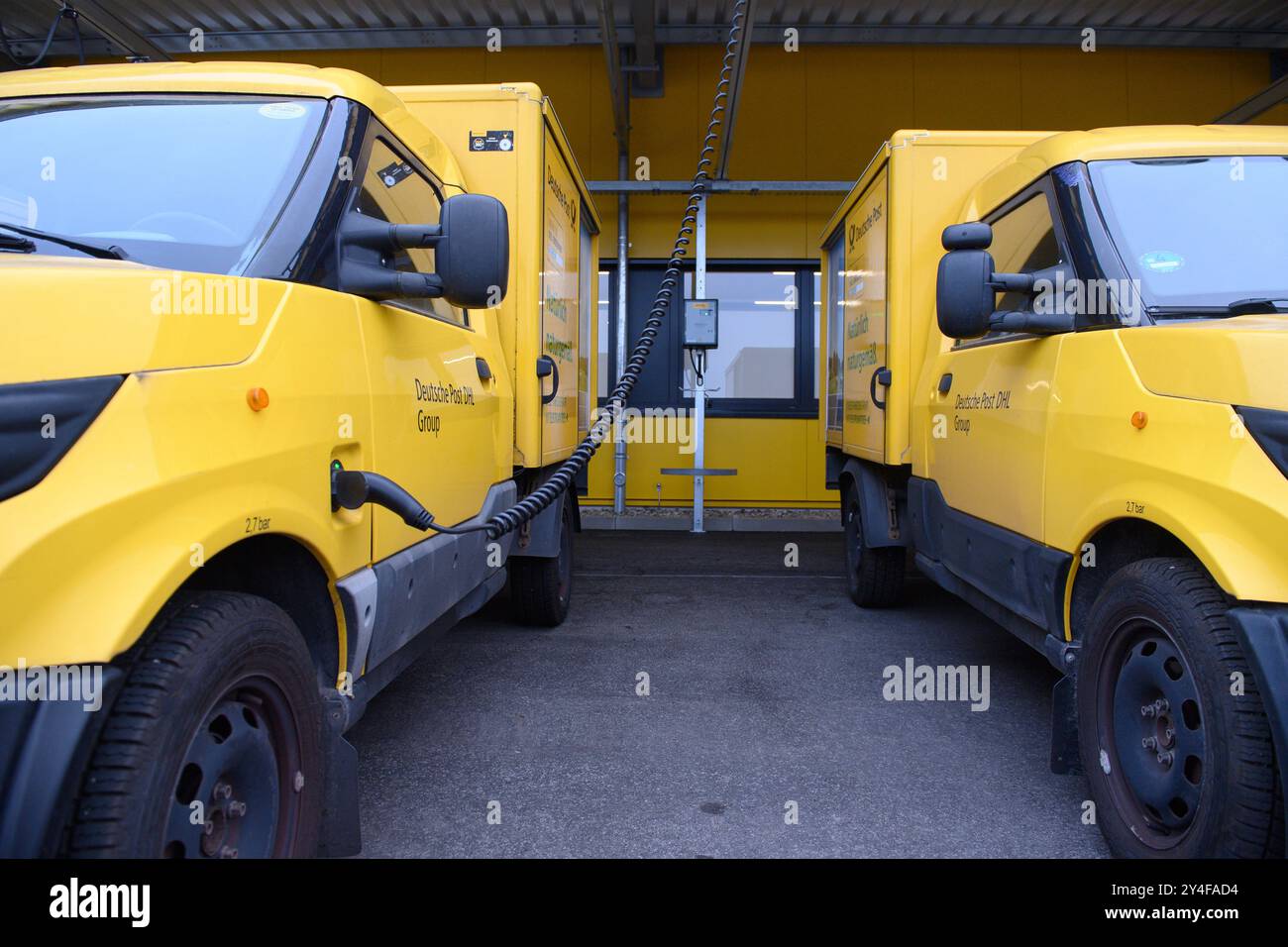 Magdeburg, Germany. 17th Sep, 2024. A Deutsche Post electric delivery ...
