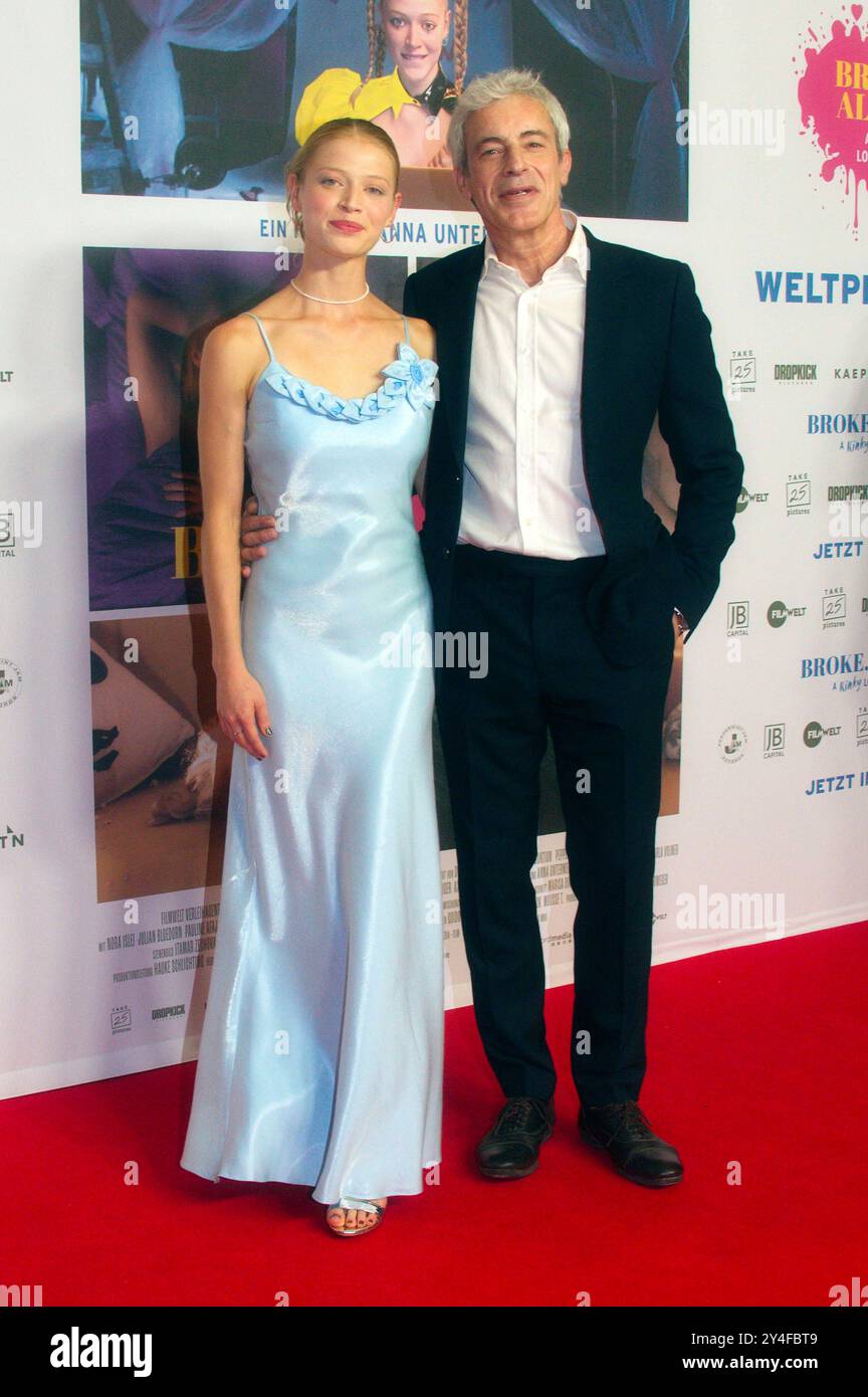 Nora Islei und Gedeon Burkhard bei der Premiere des Kinofilms Broke ...