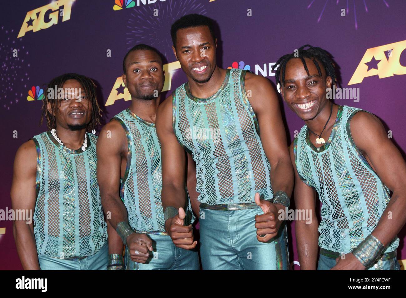 Hakuna matata acrobats hi-res stock photography and images - Alamy