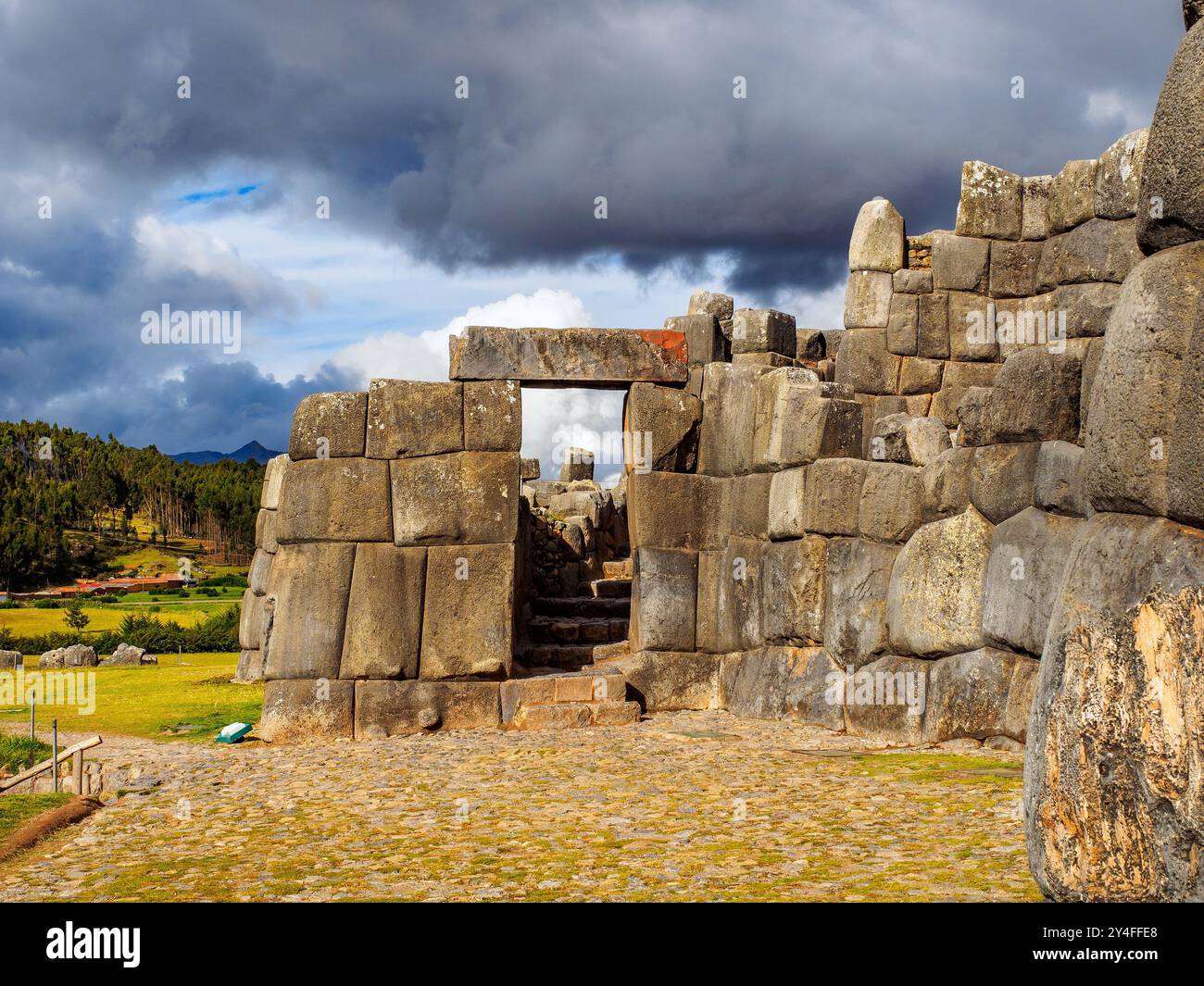 Large polished dry stone walls of the Saksaywaman military Inca complex ...