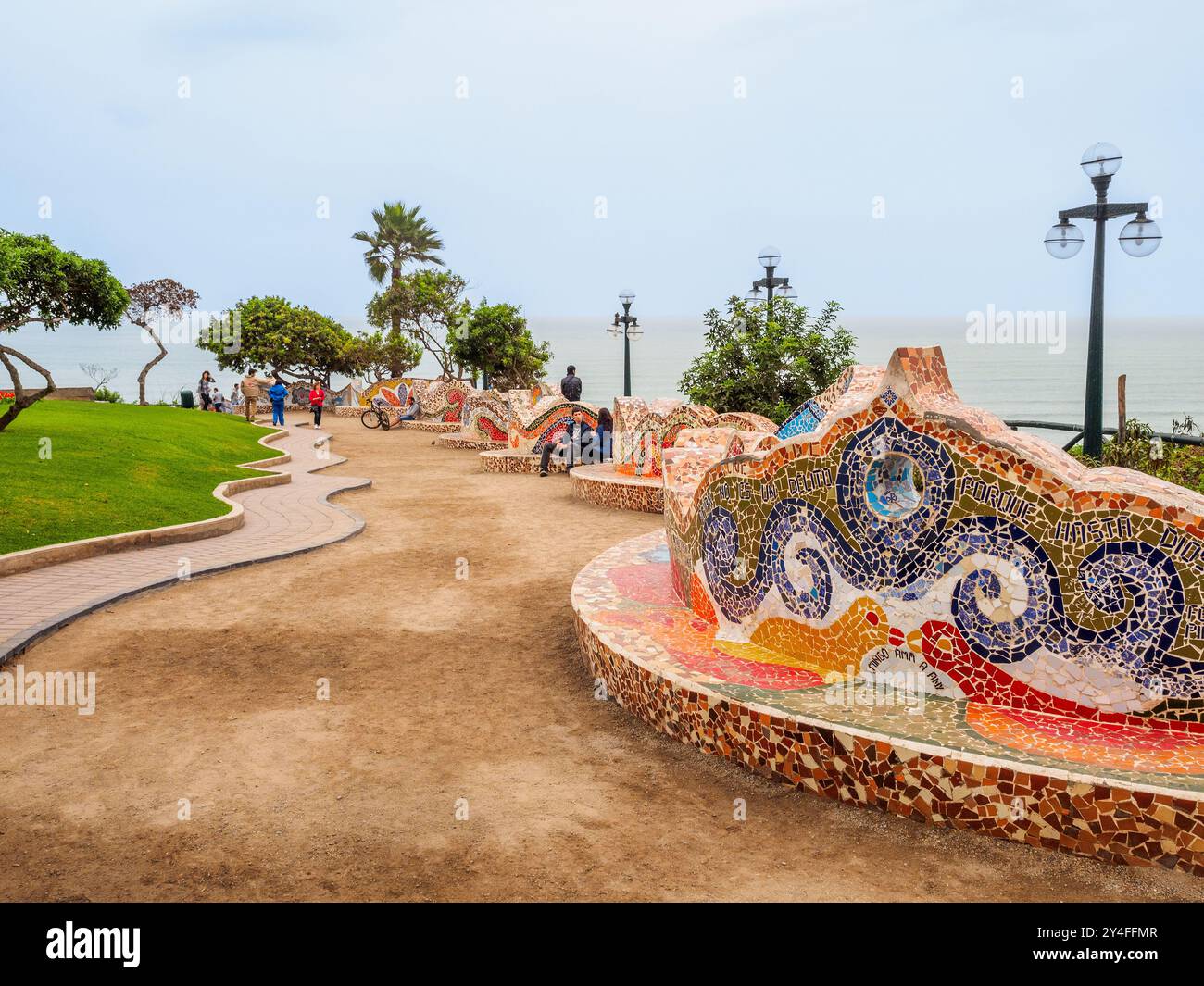 Parque del Amor in Miraflores district - Lima, Peru Stock Photo - Alamy