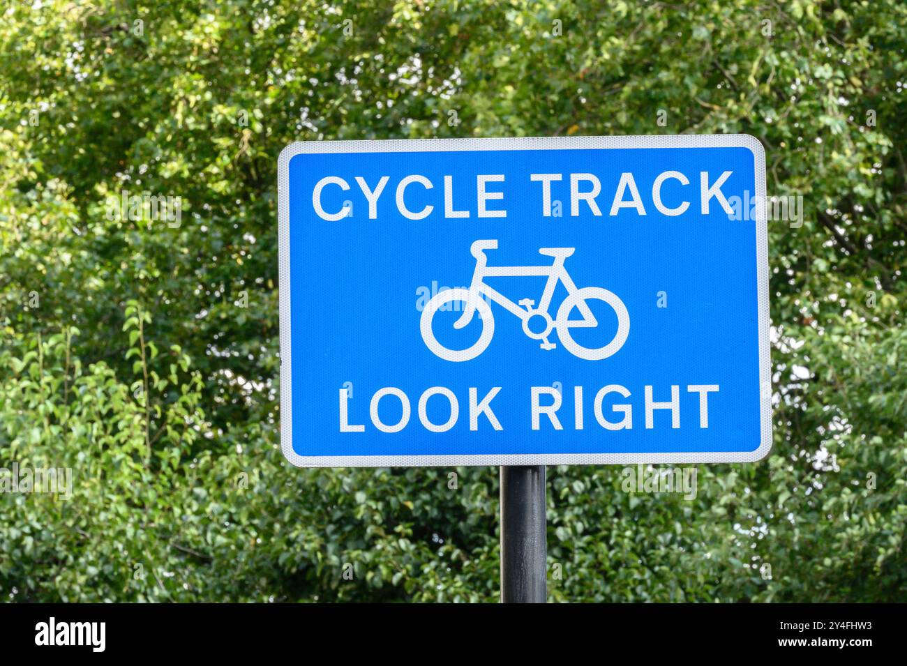 Sign for cycle track hi-res stock photography and images - Alamy