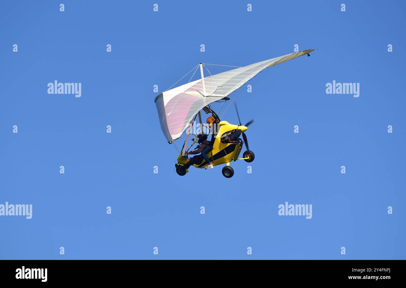 Motor kite flying in the sky Stock Photo - Alamy