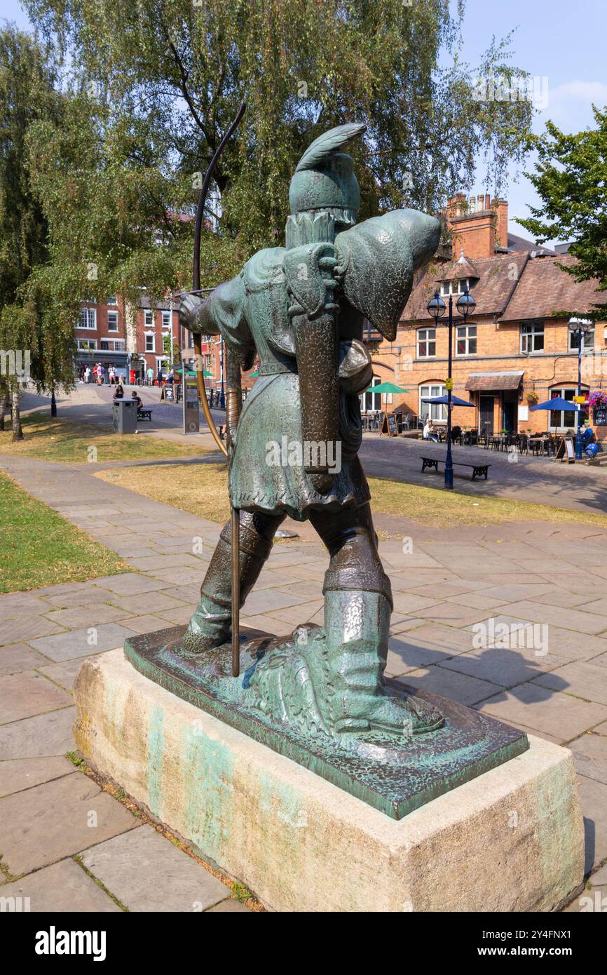 Statue of Robin Hood, Nottingham, uk Stock Photo - Alamy