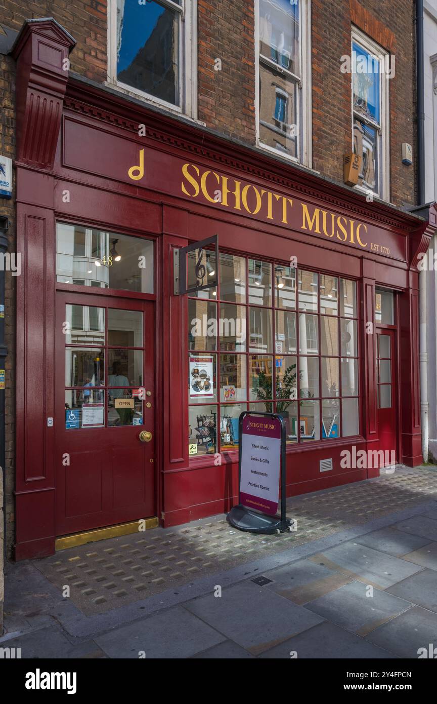 Schott music great marlborough street hi-res stock photography and ...