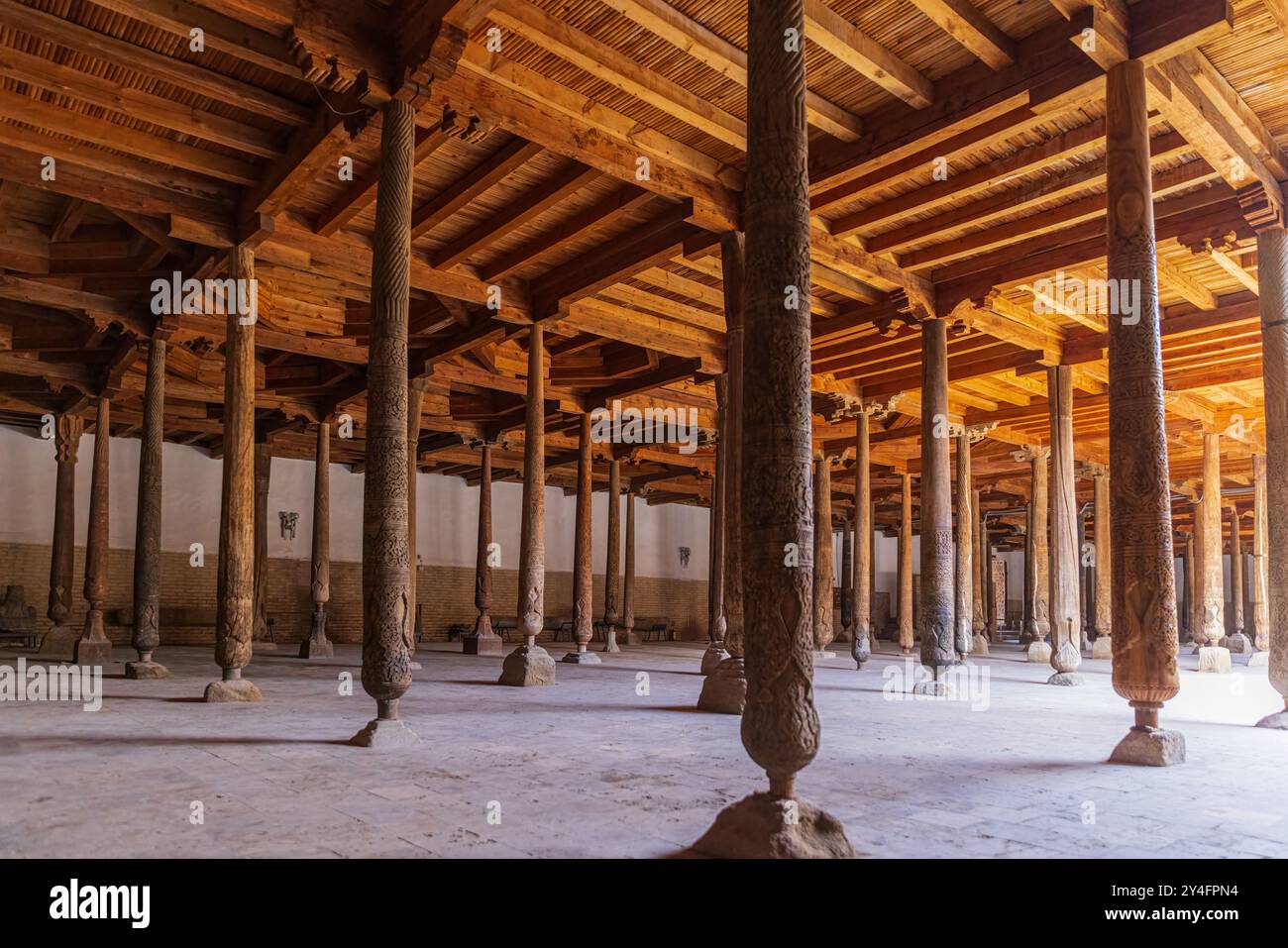 Carved columns wood hi-res stock photography and images - Alamy