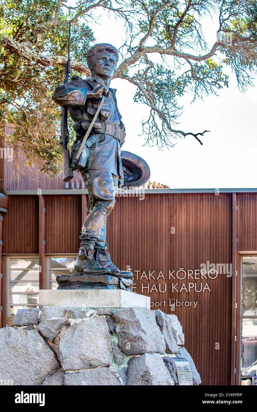 'The untidy soldier' memorial statue in Devenport was by Frank Lynch ...