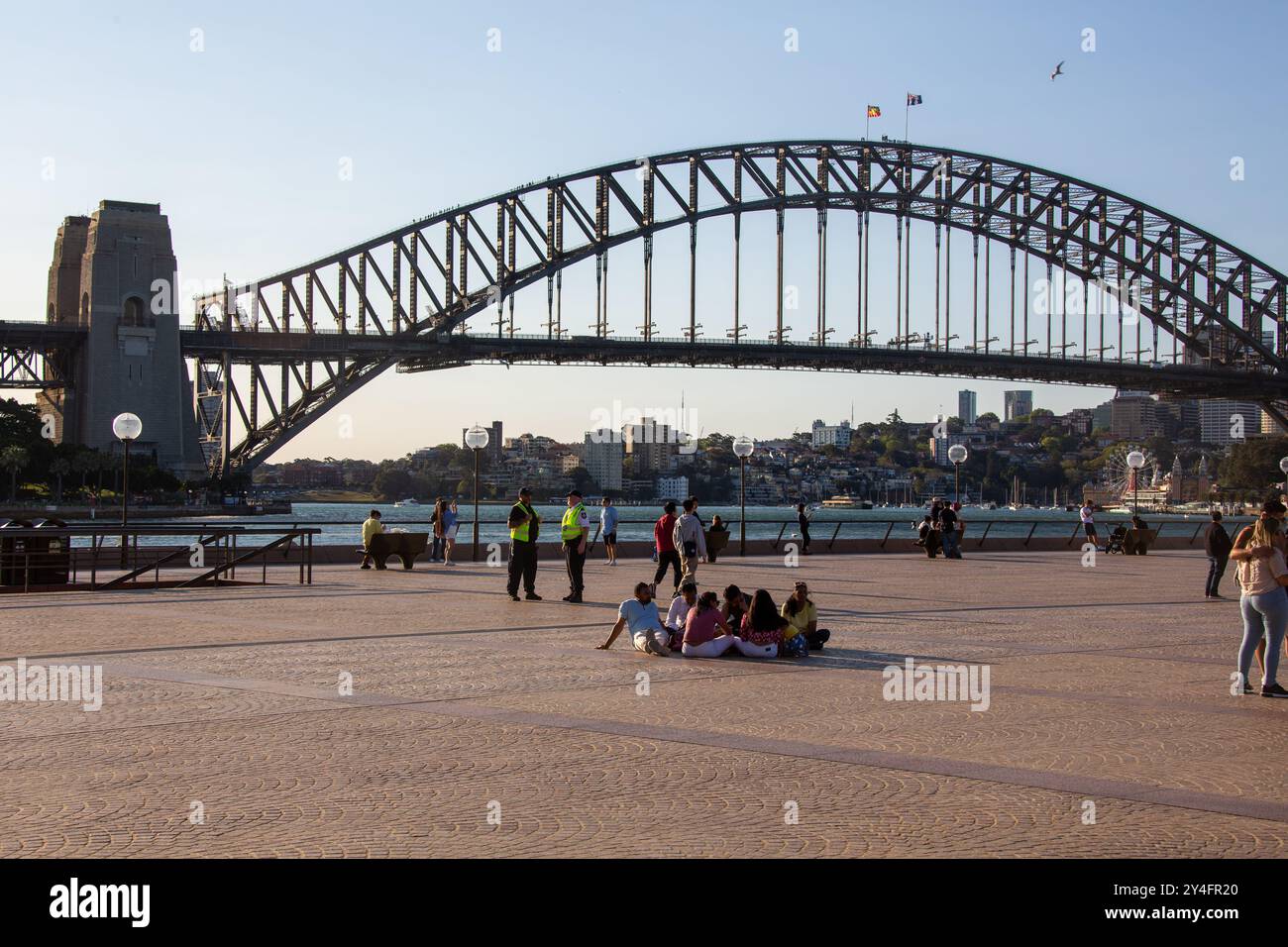 People in front of the Sydney Harbour Bridge, Australia Stock Photo - Alamy