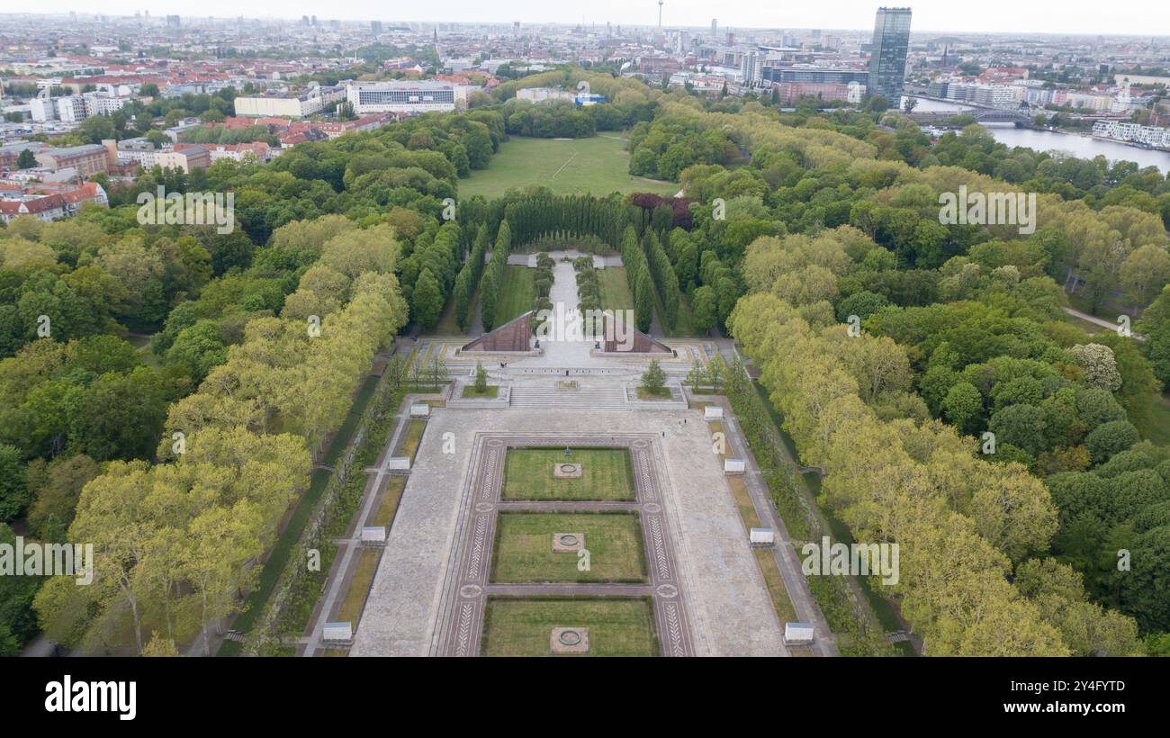 Aerial view of Soviet War Memorial in the Treptower Park in Berlin ...