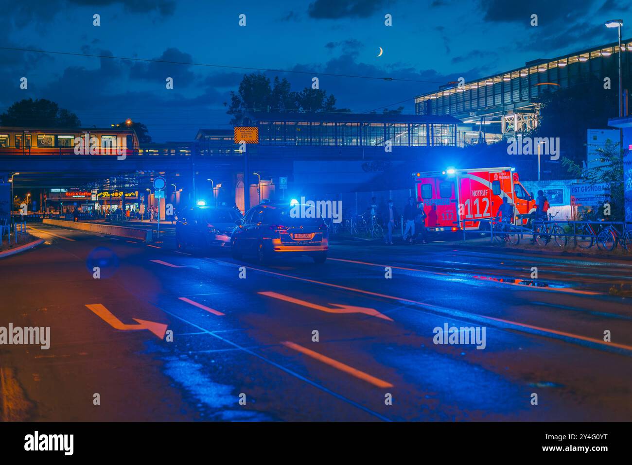 An emergency operation at a Berlin S-Bahn station, an emergency ...