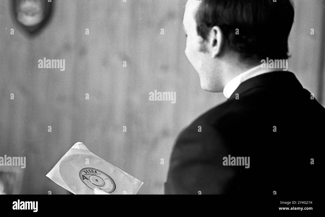 Brian Poole, Tremeloes lead singer c1967 Photo by The Henshaw Archive ...