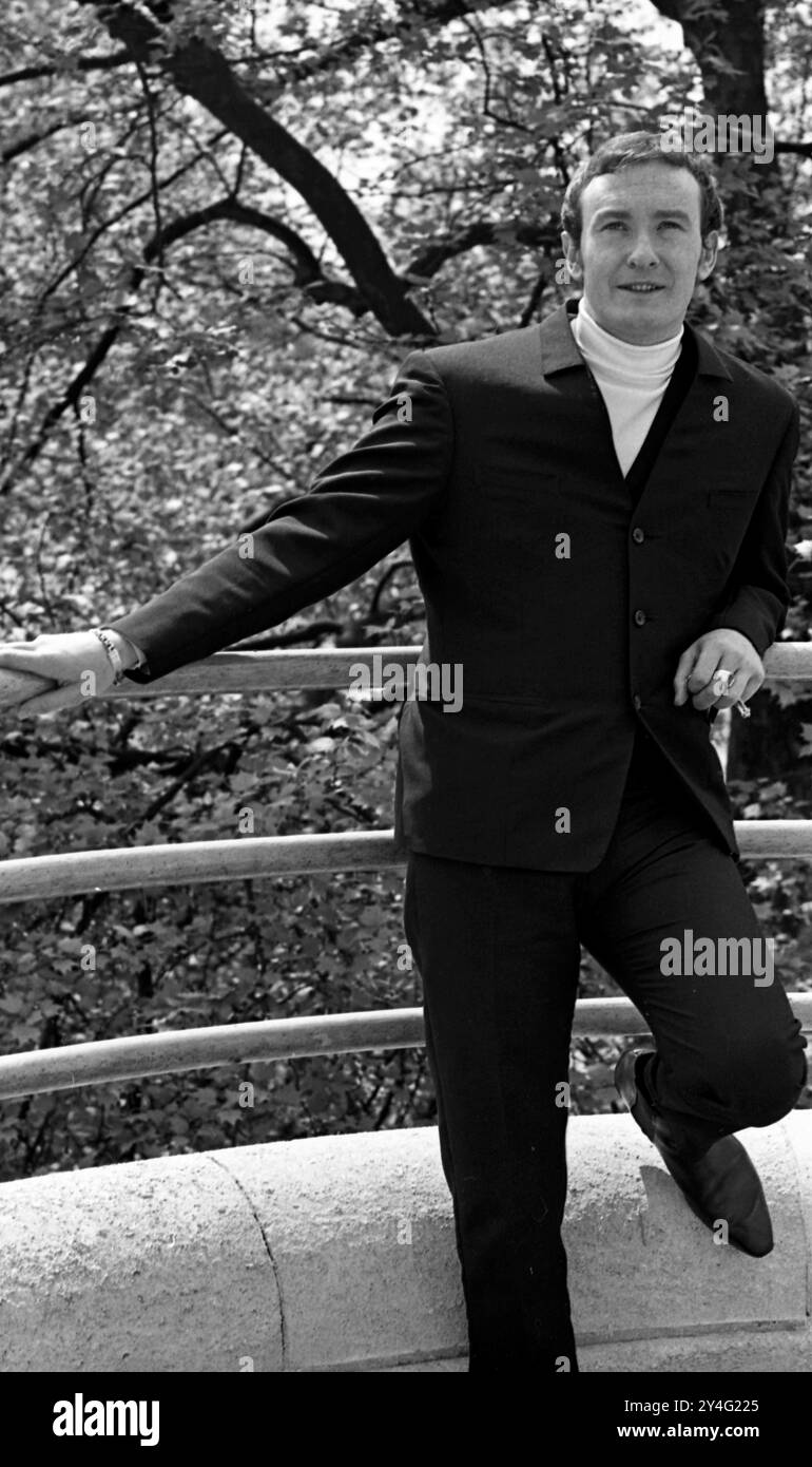 Brian Poole, Tremeloes lead singer c1967 Photo by The Henshaw Archive ...