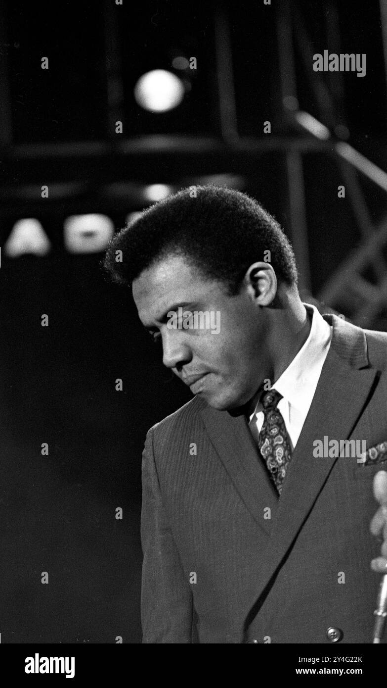 Jimmy Ruffin performing c 1967 Photo by The Henshaw Archive Stock Photo ...