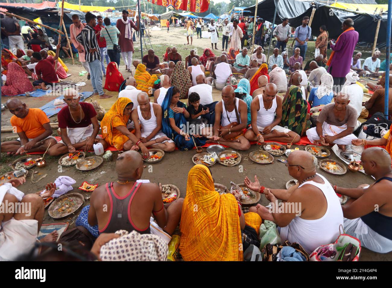 Prayagraj, India. 18 September 2024, Hindu pilgrims perform 'pind-daan ...
