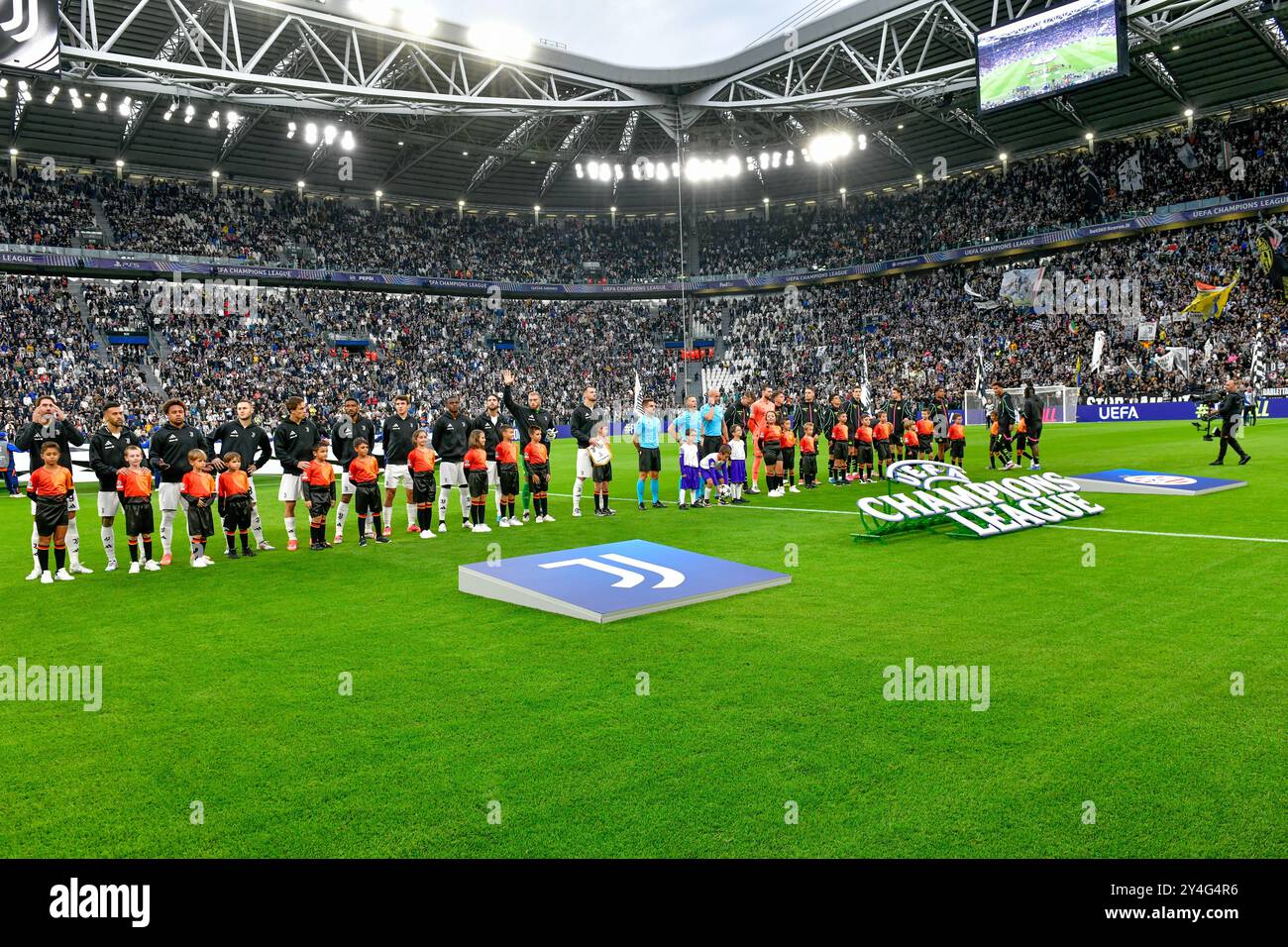 Turin, Italy. 17th, September 2024. The players from the two teams line ...