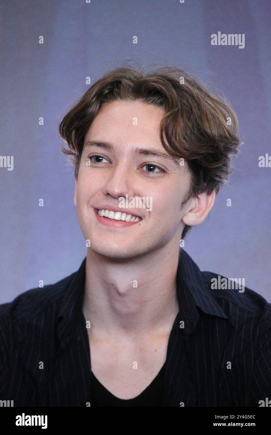 Julian mackay ballet hi-res stock photography and images - Alamy