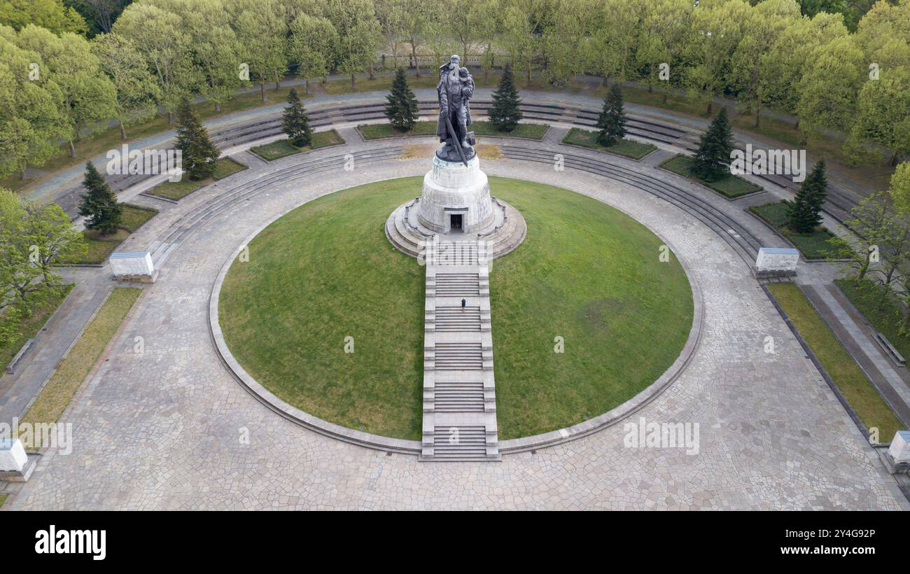 Aerial view of Soviet War Memorial in the Treptower Park in Berlin ...