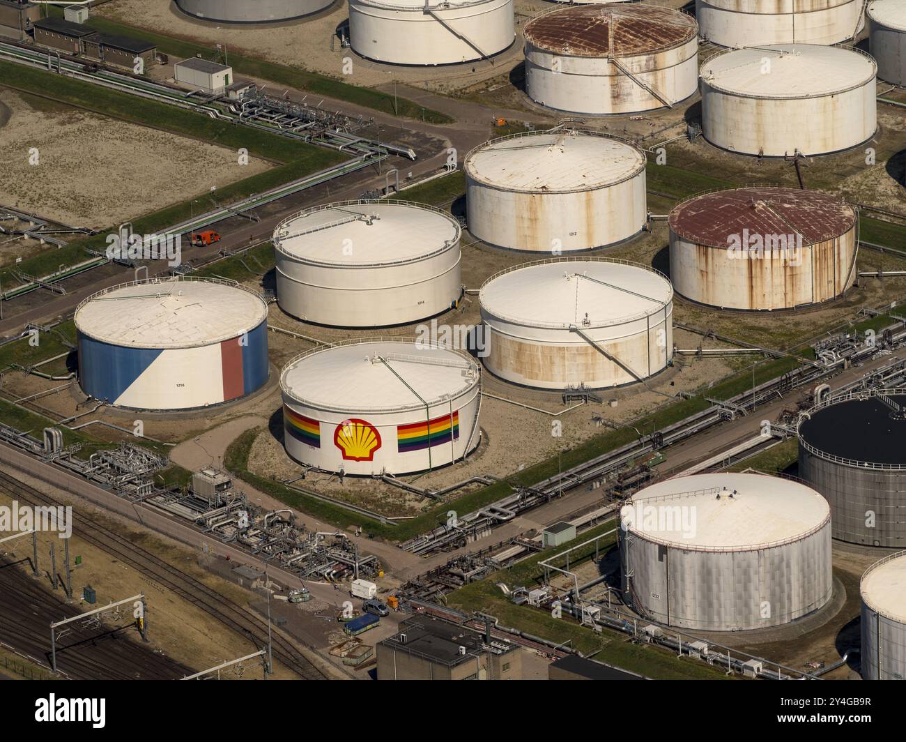 Shell Pernis is the largest refinery in Europe and one of the largest ...