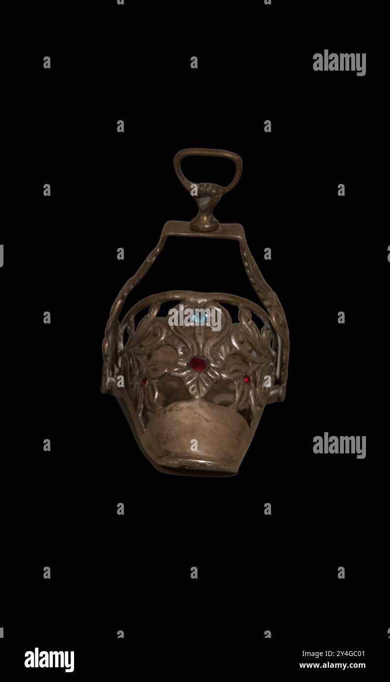 Horse stirrups black and white hi-res stock photography and images - Alamy