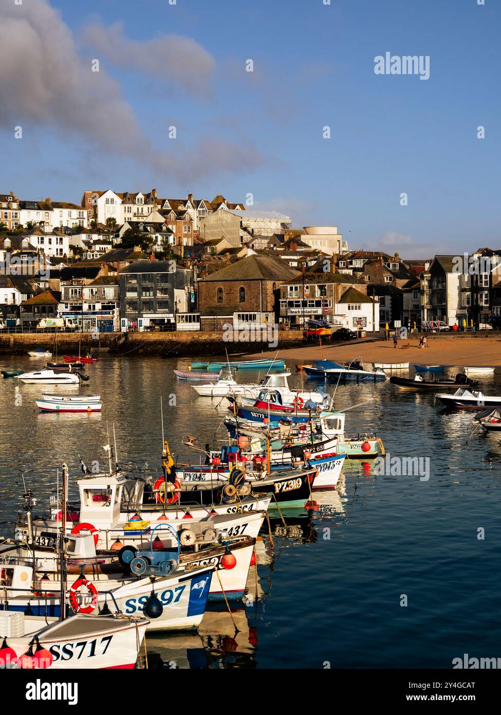 Dawn at St Ives Harbour, St Ivers, Cornwall, England, UK, GB Stock ...