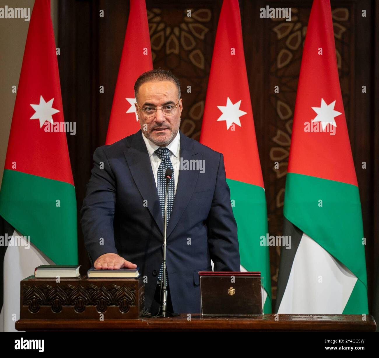 The prime minister and ministers of the new Jordanian government take ...